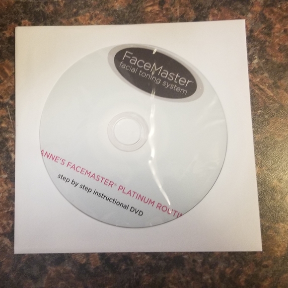 Suzanne Somers | Other | Suzanne Somers Facemaster Facial Toning System ...